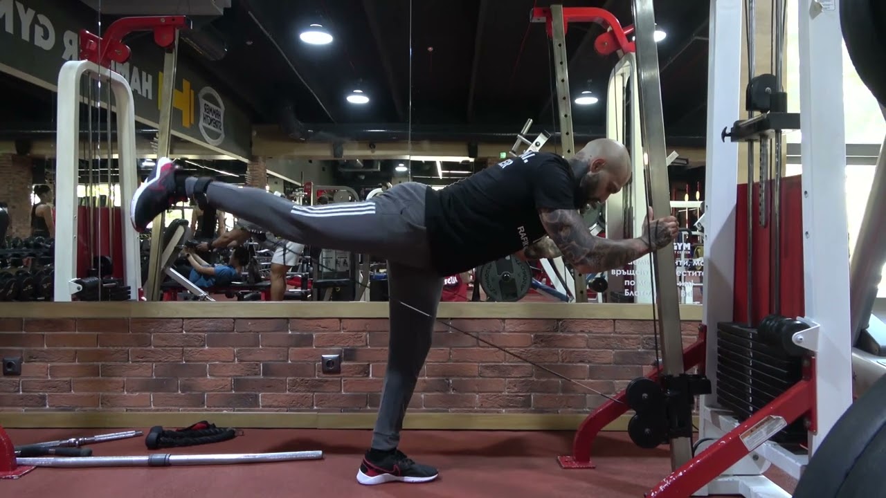 Глутеус ритник на скрипец от стоеж / Cable glute kickbacks - YouTube