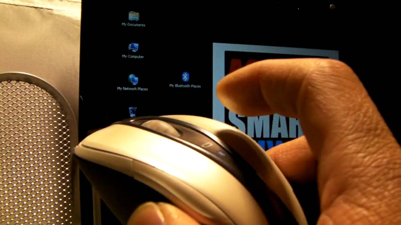 Microsoft 5000 Bluetooth Laser Mouse (filmed with Sanyo Xacti CG10 ...