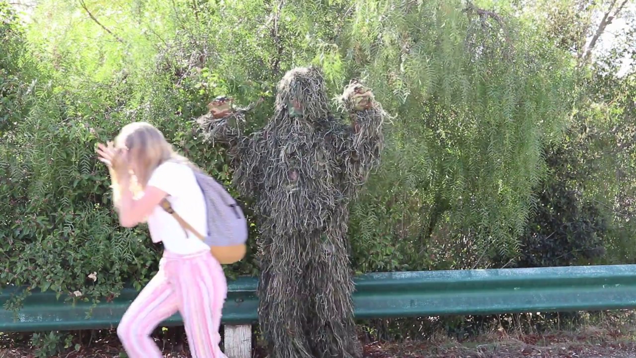 BADASS BUSH HALLOWEEN DAY SCARE PRANK 4 SHORT VIDS - YouTube