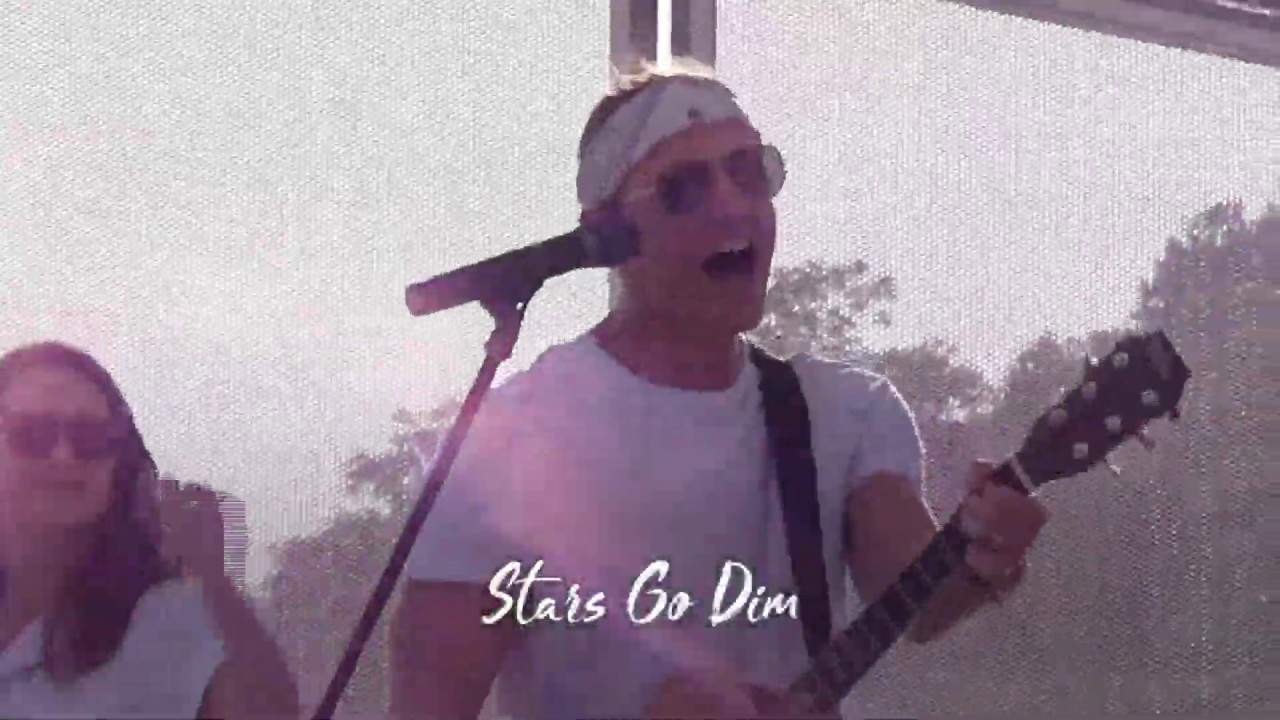 Stars Go Dim @ WOW 2019 - YouTube