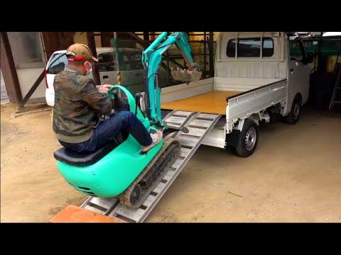 Mini excavator made in Japan Komatsu PC01 - YouTube