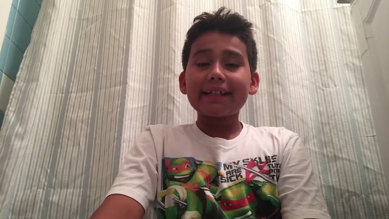 CRAZY BOY SINGS BEFORE HE TAKES A CRAP!!! - YouTube