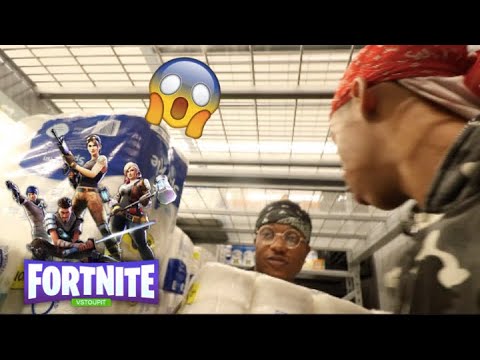 HIDING FROM ANGRY WAL-MART EMPLOYEE’S 😬😬 - YouTube