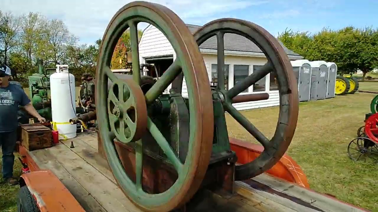 Running Steam Engine - Hamilton, MO Steam Engine Fall Festival - YouTube