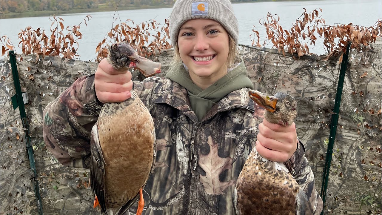 I took my Girlfriend Duck Hunting and it didn't disappoint - YouTube