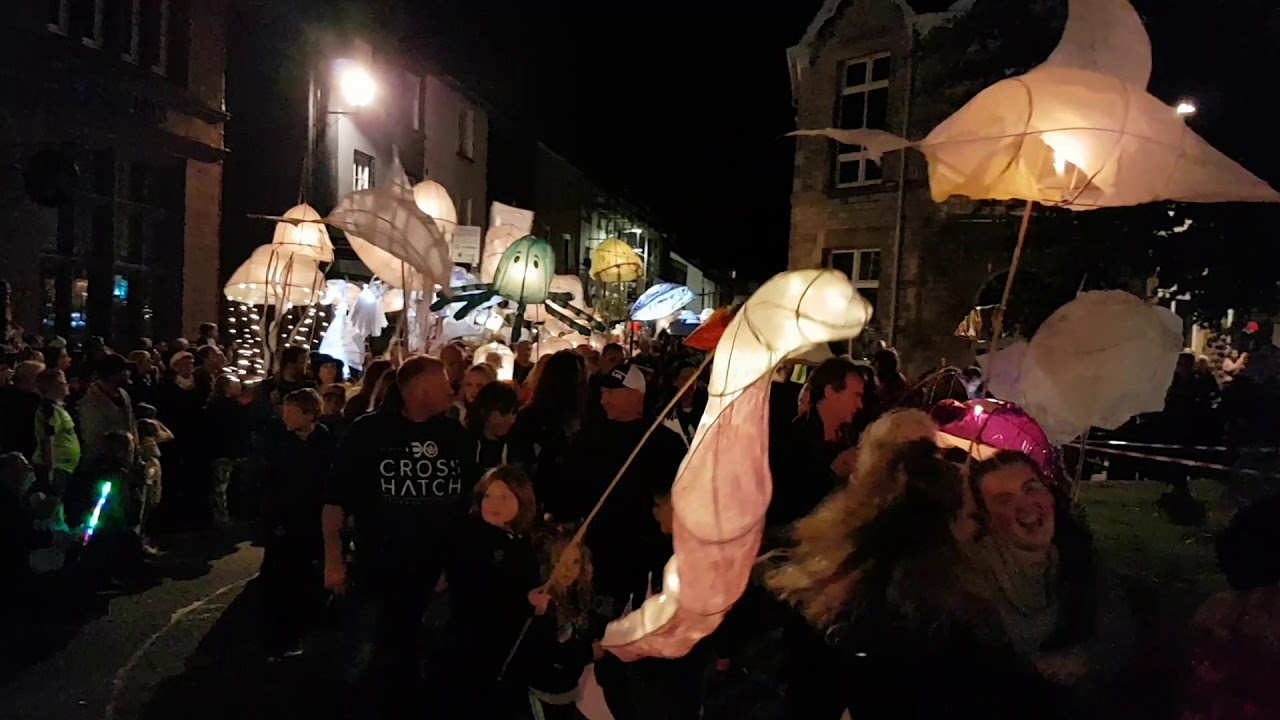 Ulverston Lantern Festival 2018 - video 2 - YouTube