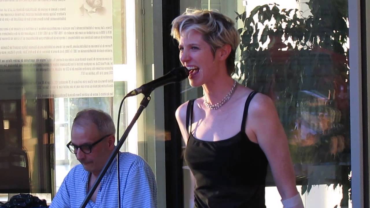 French Canapé interprète "Tic Tac To" une chanson de Raymond Lévesque ...