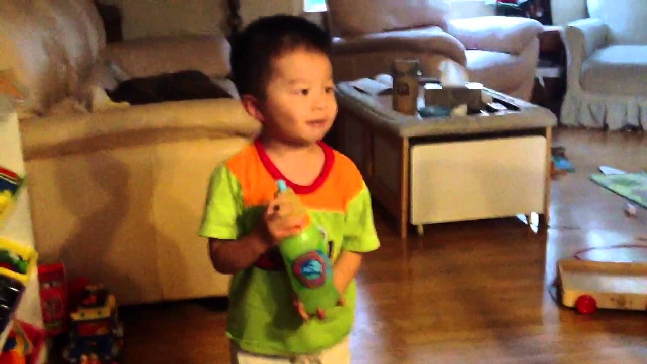 Justin speaking Chinese with Ryan - YouTube