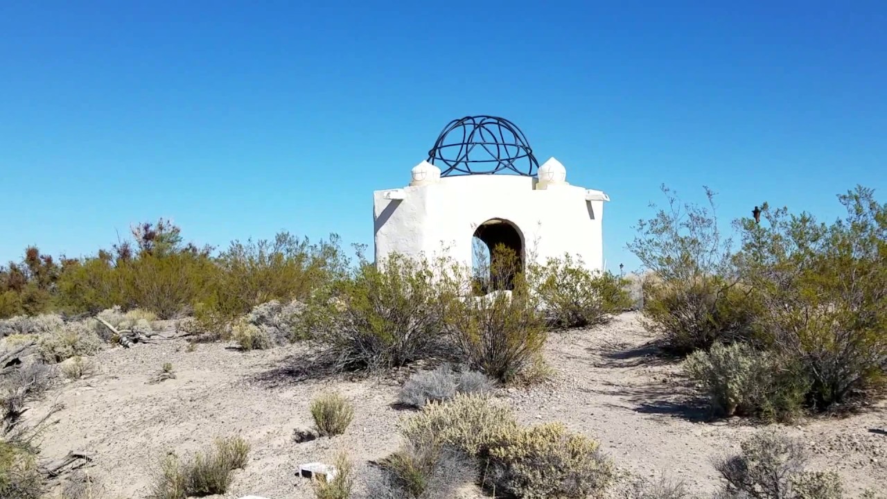 Strange Temple in the Desert - YouTube