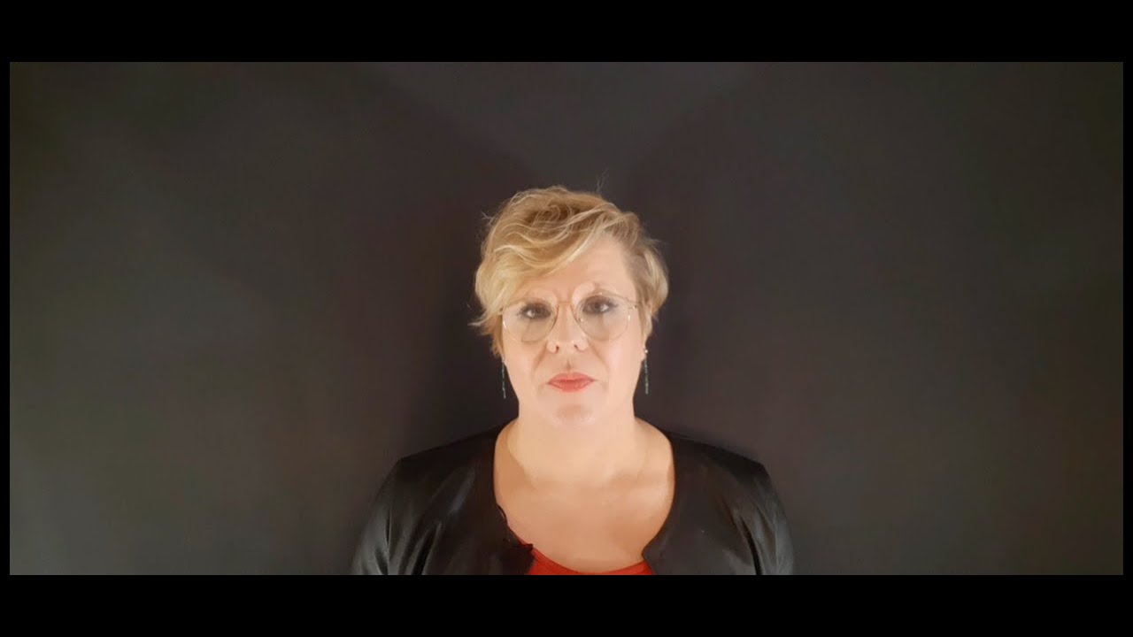 Atrévete a ser tú mismo | Esther Martín | TEDxSandySprings - YouTube