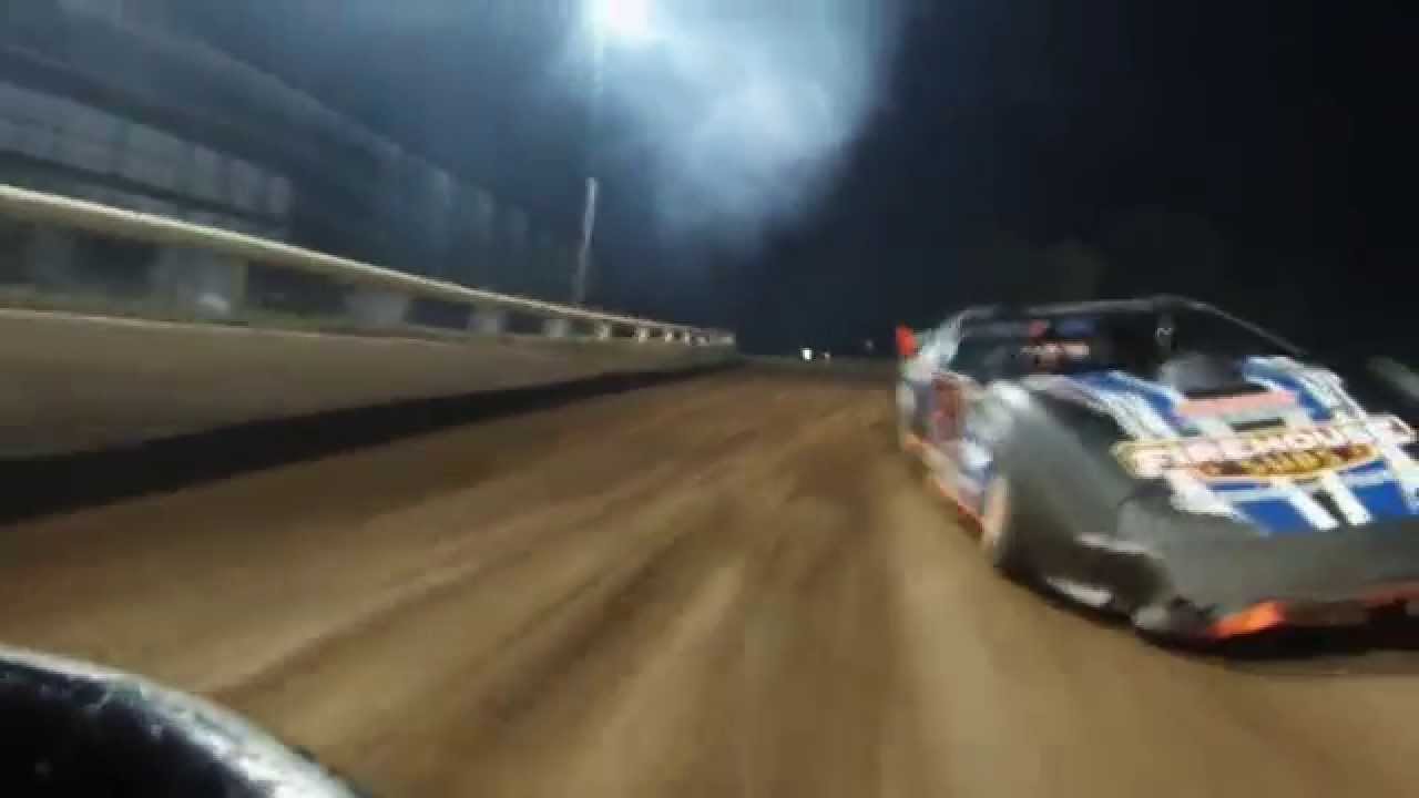 Super Late model vs Crate Late Model - YouTube