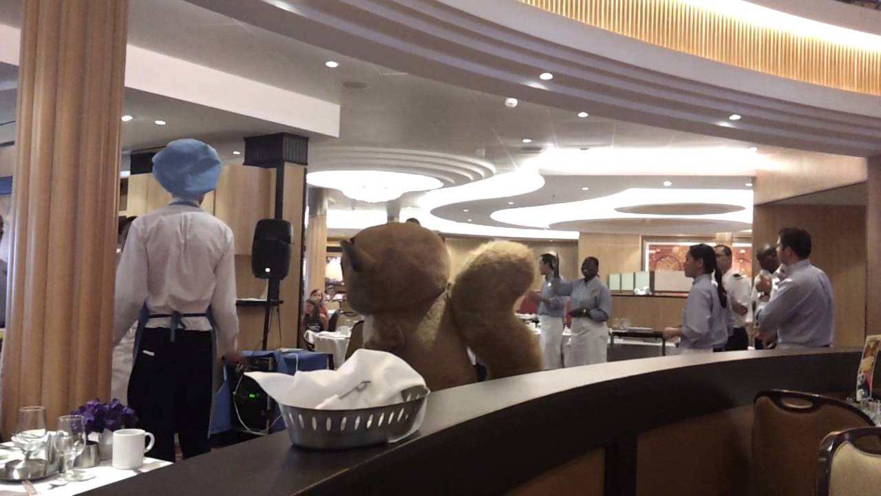 Mort dancing at character breakfast - YouTube