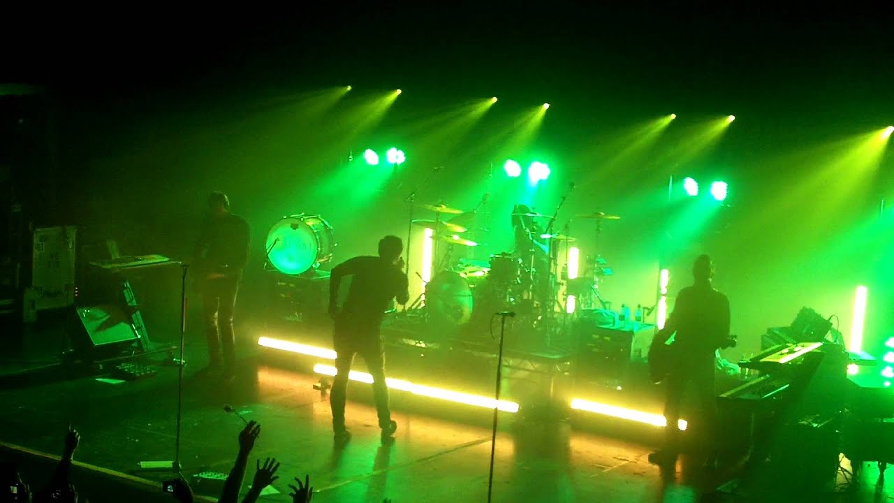 Angels & Airwaves - Lifeline - Live at O2 Academy Birmingham - YouTube