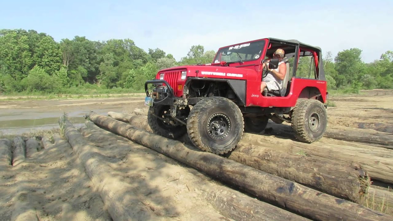 Red Jeep Log Climbing At Yankee Lake - YouTube