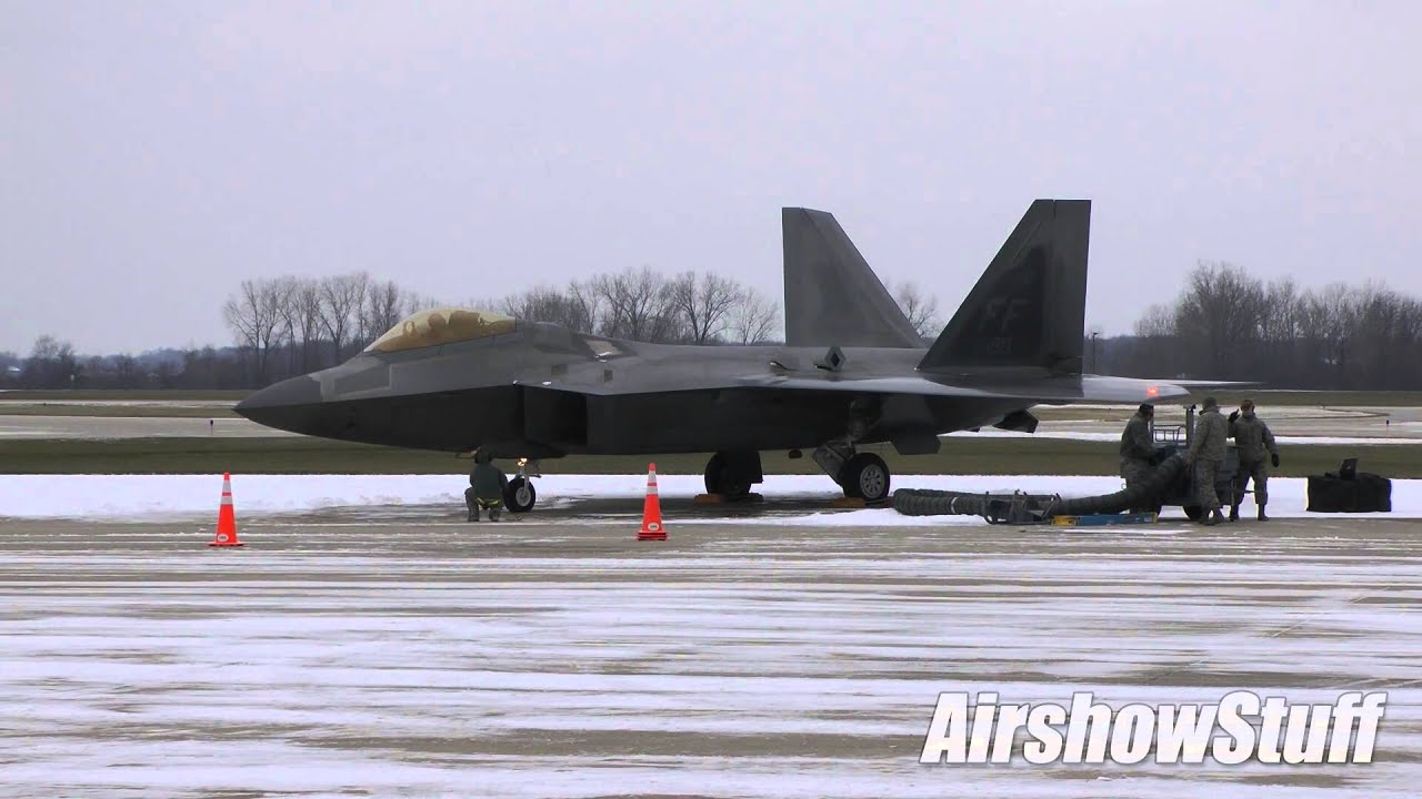 F-22 Raptor Startup Sequence - YouTube