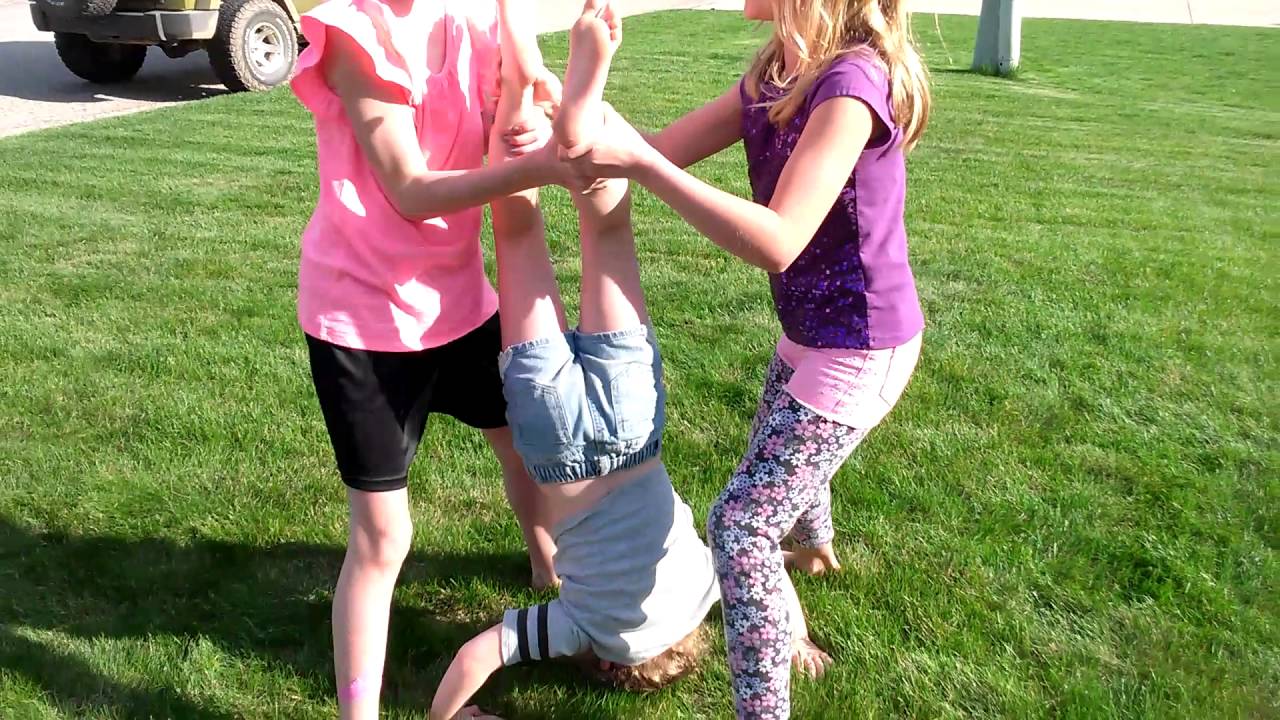 How To Teach A Kindergartener How To Do A Hand Stand YouTube how-to-teach-a-kindergartener-how-to-do-a-hand-stand-youtube