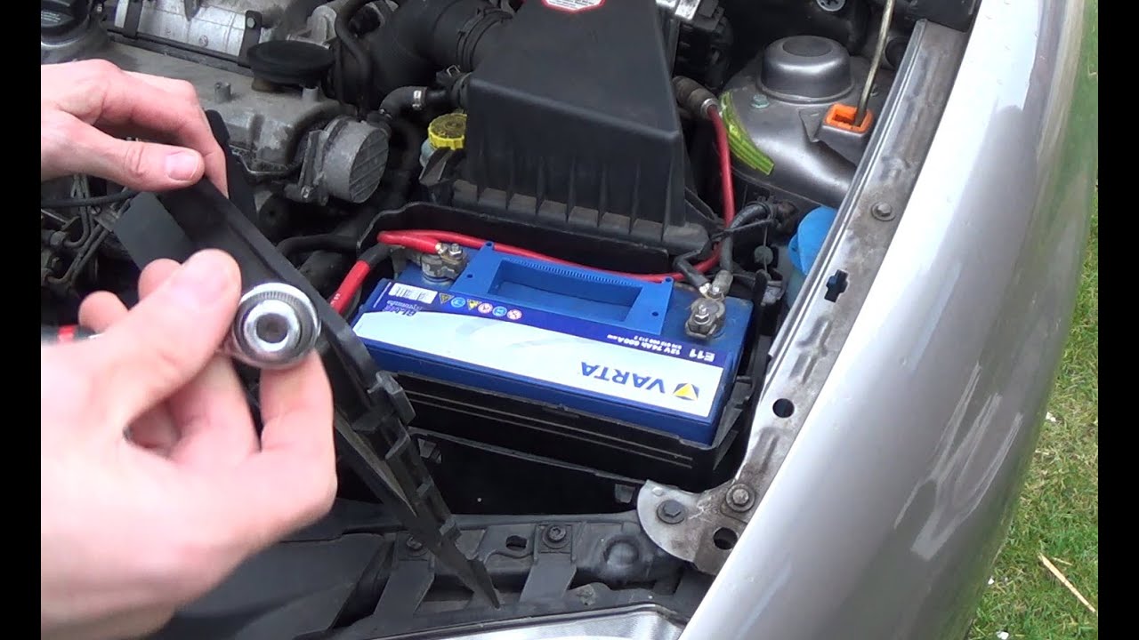How To change a car battery in a few minutes - YouTube