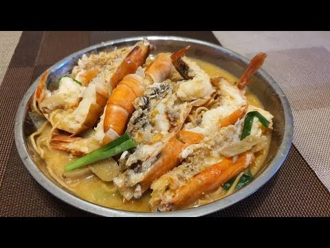 Sang har mee | river prawns yee mee | Chow mein with prawns | 生虾面 - YouTube