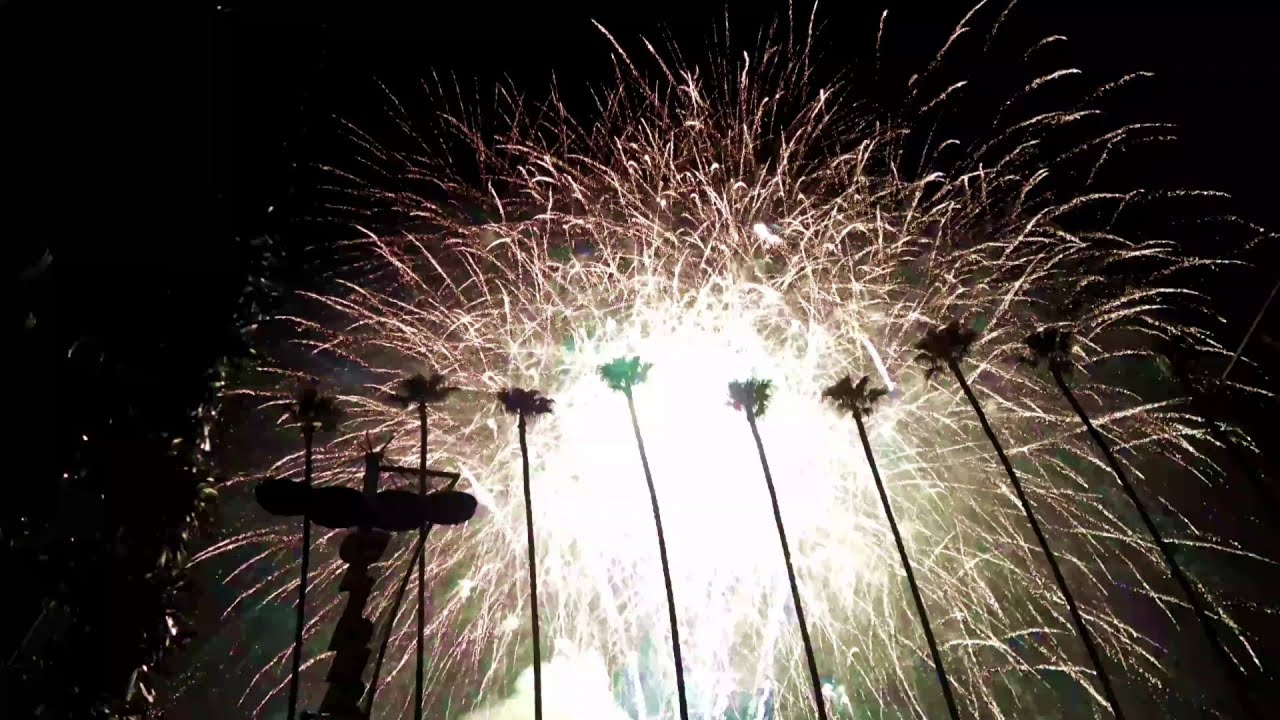 Knotts Berry Farm New Years Eve 2021 Awesome Fireworks ! - YouTube