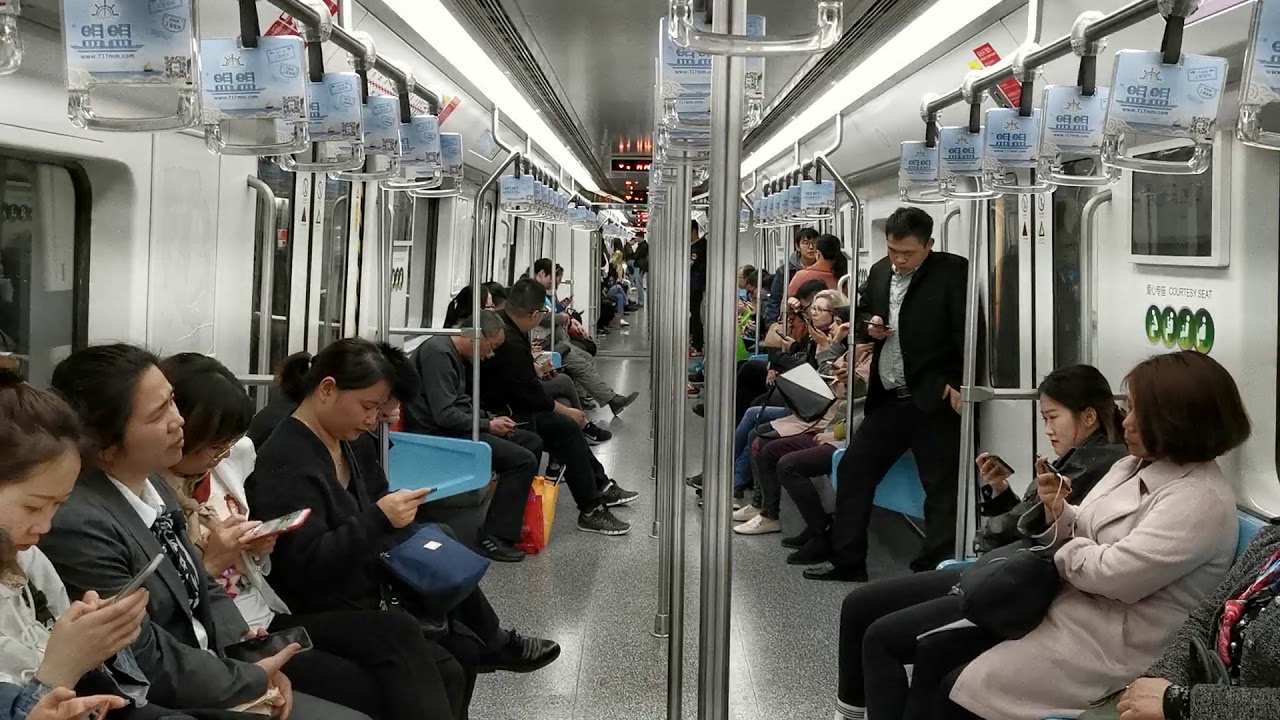 Shanghai subway line 2 - YouTube