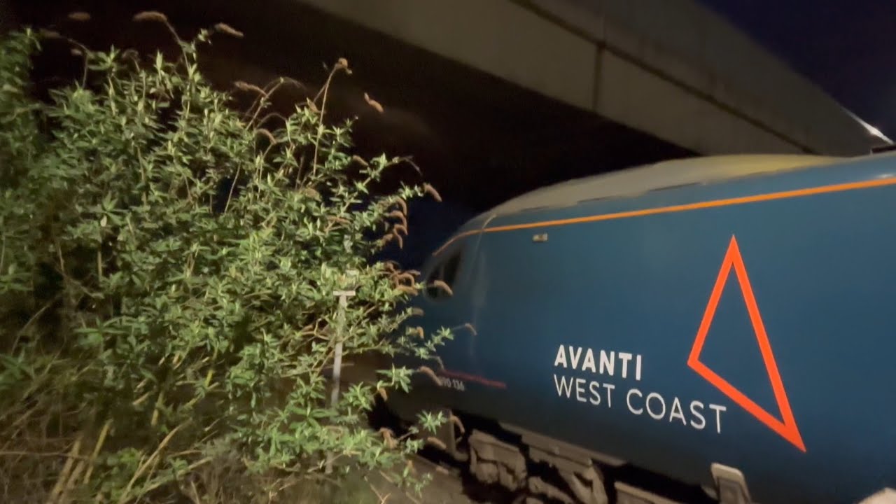 20:17 Avanti West Coast Service To Milton Keynes Central At Lichfield ...