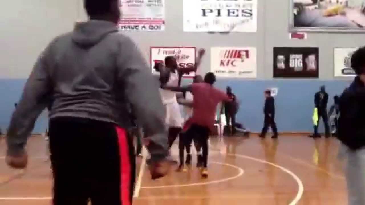 Chier Maker - Buzzer Beater WINNER 3PT - YouTube