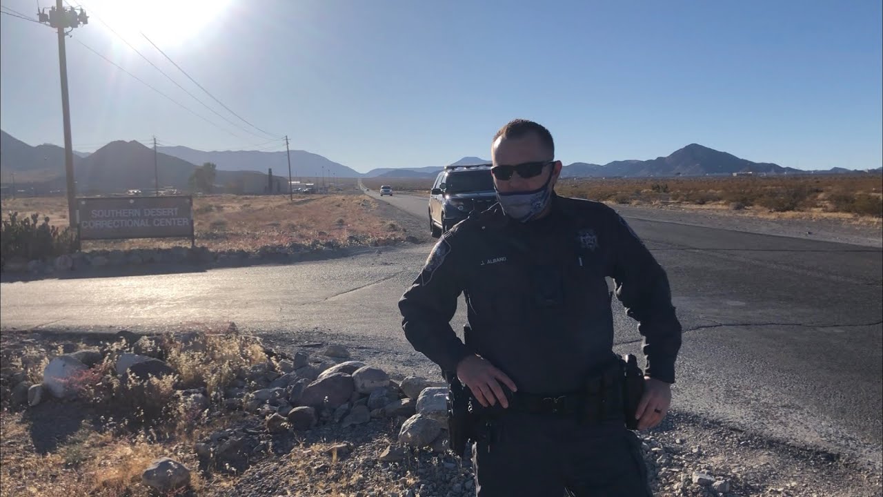 Correctional officers get mad on public photographer - Part 1 of 2 ...