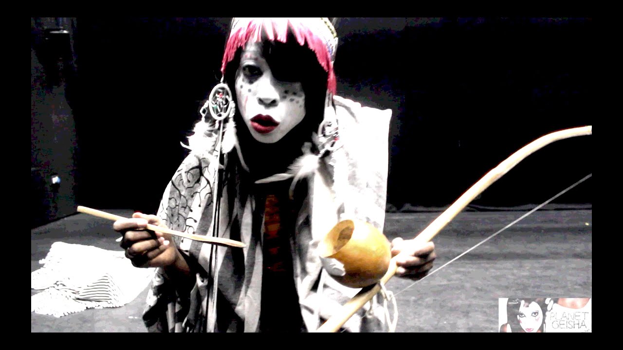 Geisha Davis - Once upon a time - Live Art @artslondoncsm - YouTube