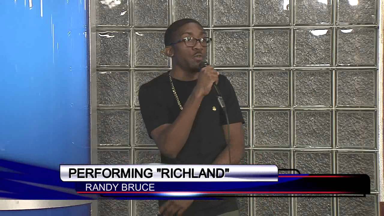 Randy Bruce performs "Richland" for his hometown - YouTube