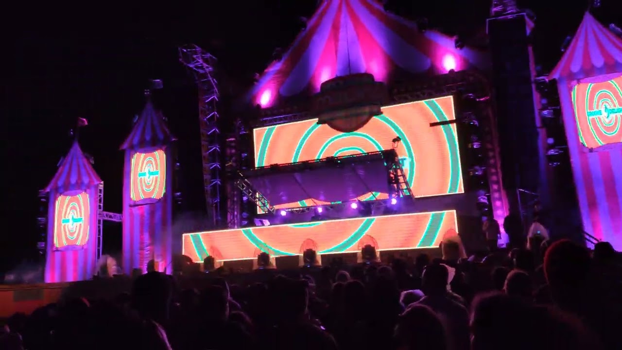 Moving Festival 2022 - Groove Delight tocando The Age Of Love ...