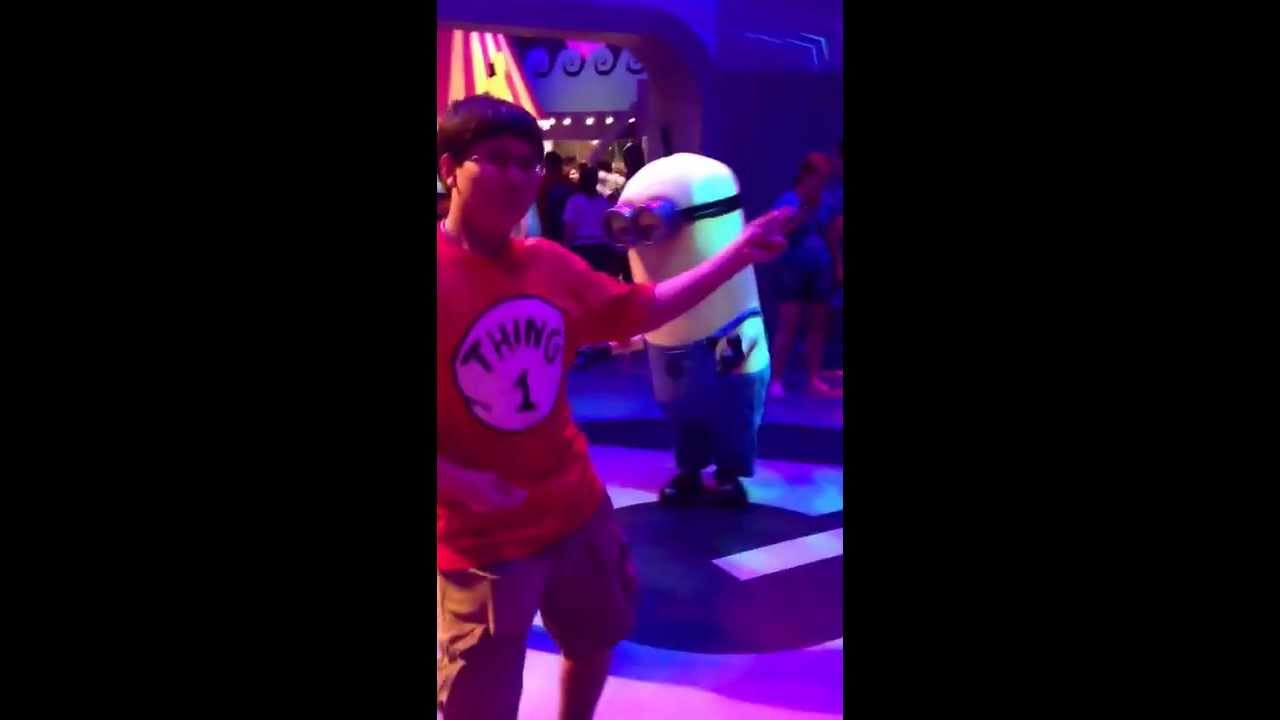 Minion Dance Party - YouTube