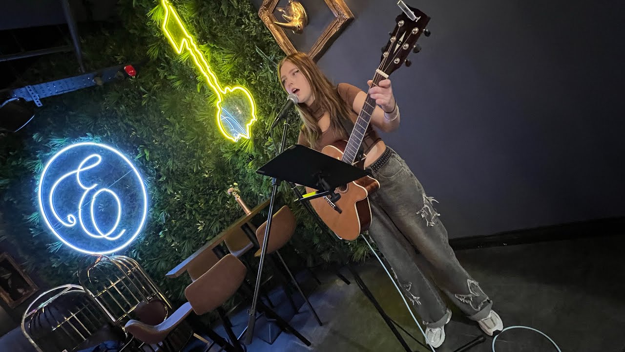 Jenny Dean Live at The Escapologist - YouTube