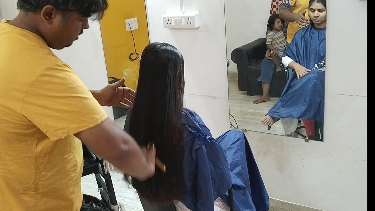 She takes Haircut everytime with Gap of 1 Years (Her previous Haircut ...
