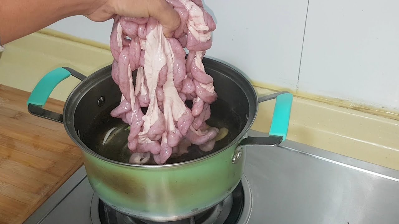 How to make stir fry pork intestines / cooking intestines recipe - YouTube