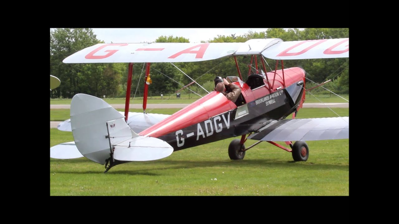 Feel that sound ! Gipsy Major engine on a DH.82a Tiger Moth - YouTube