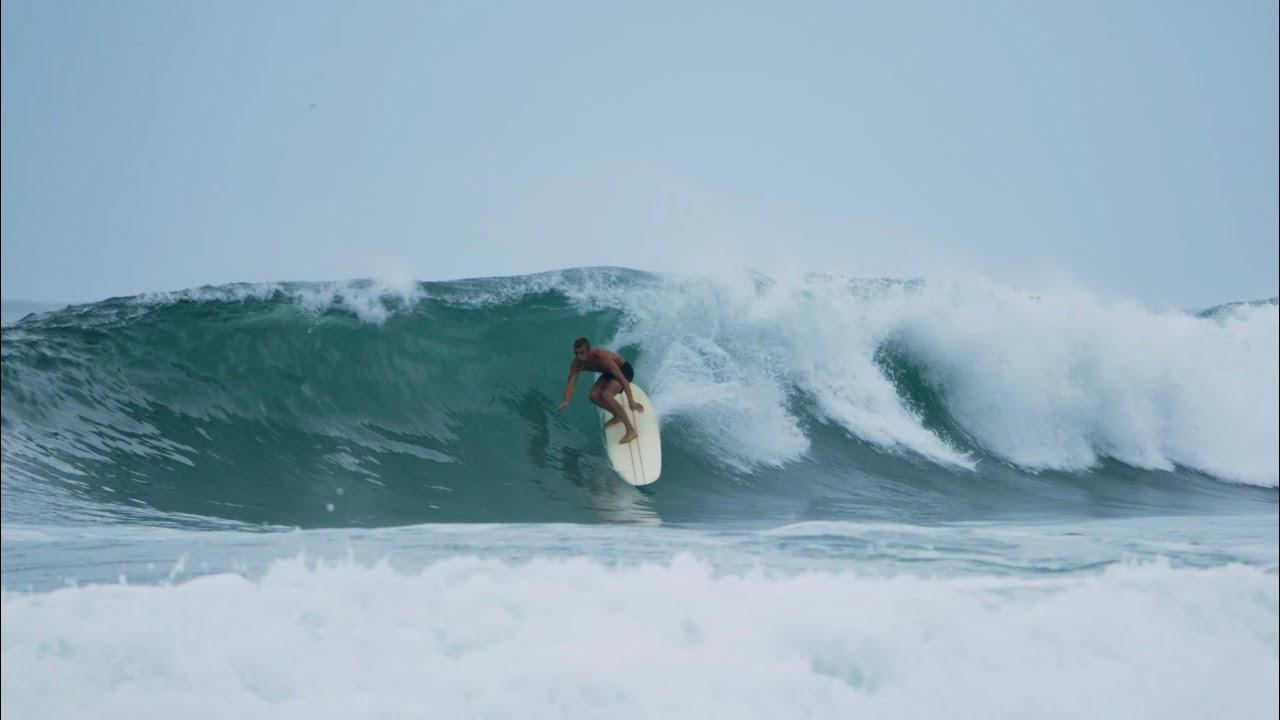 Early morning surf at Sunshine Beach, Queensland, Australia ...
