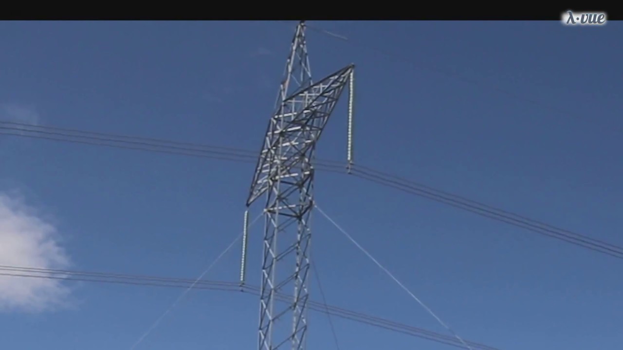 Manitoba Hydro Bipole 3 HVDC Guyed Suspension Tower Torsional vibration ...
