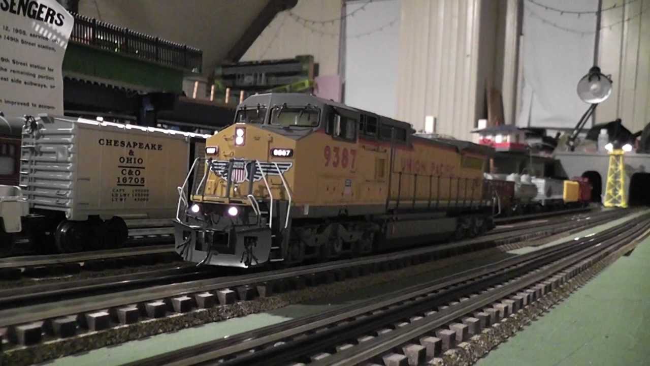 Brand New MTH Union Pacific Dash 8 in HD - YouTube