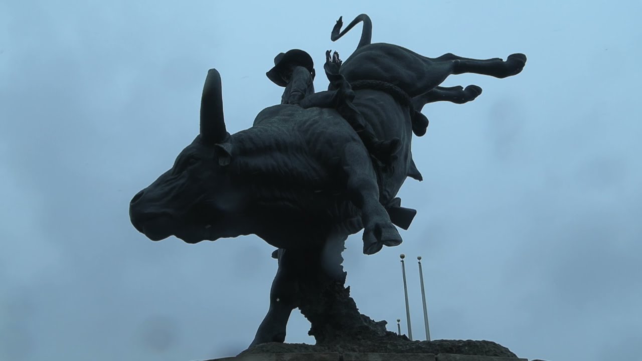 Lane Frost Statue at Cheyenne Frontier Days - YouTube