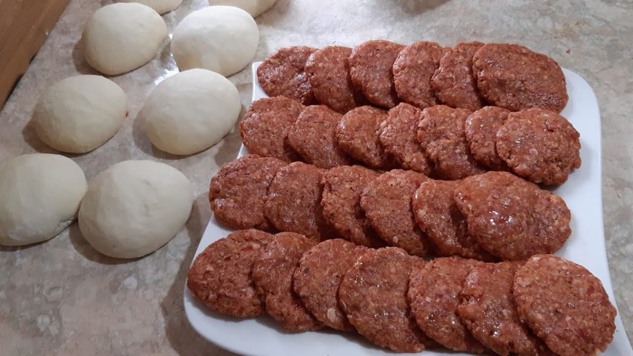 Pitalka me qofte te bera ne shpi!!!Pita ekmegi ile kofte tarifi - YouTube