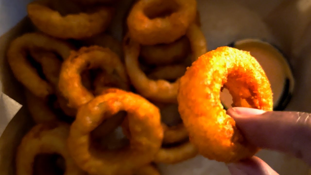 ASMR BUFFALO WILD WINGS ONION RINGS MUKBANG EATING SOUNDS (QUICKIE ...