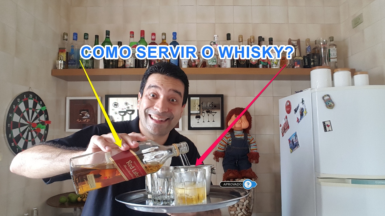 Curso de Garçom - Bandeja - Como servir o WHISKY - Denis de Moraes ...