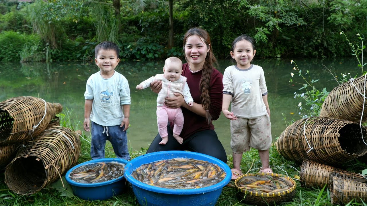 How to trap giant freshwater fish to sell - with my three young ...