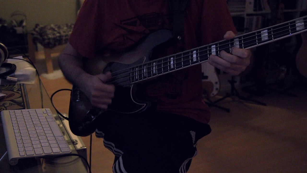 Loop jam on my 1973 Fender Jazz Bass - YouTube