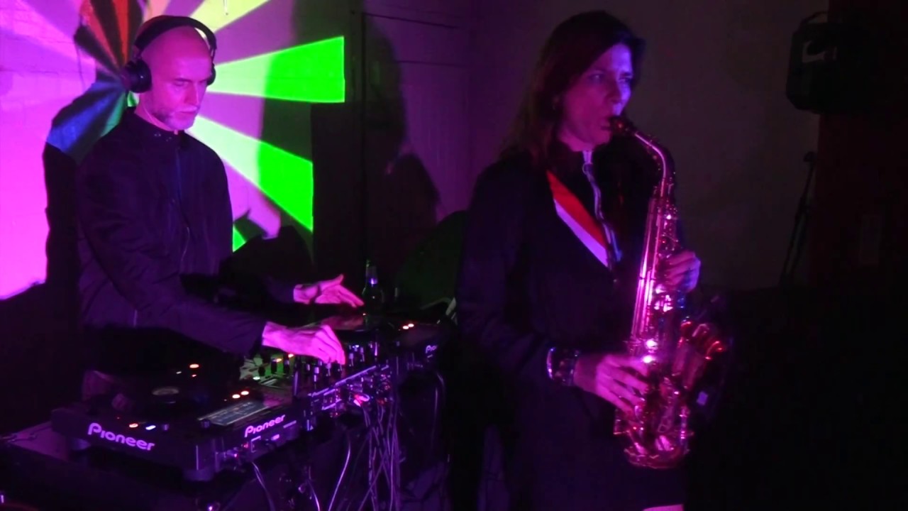 OPOLOPO feat. SUSANNE ALT - Susie Saxophone - YouTube