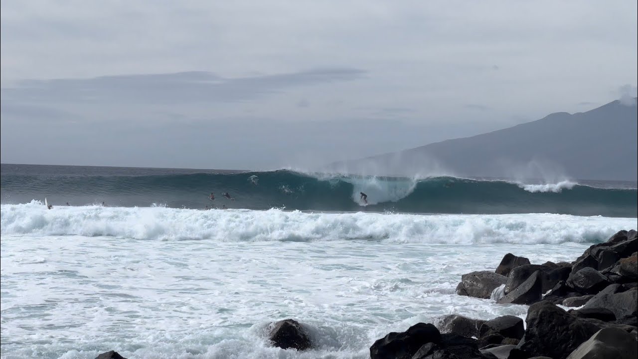 New Year’s Eve Hawaii Winter Surf 12/31/25 - YouTube