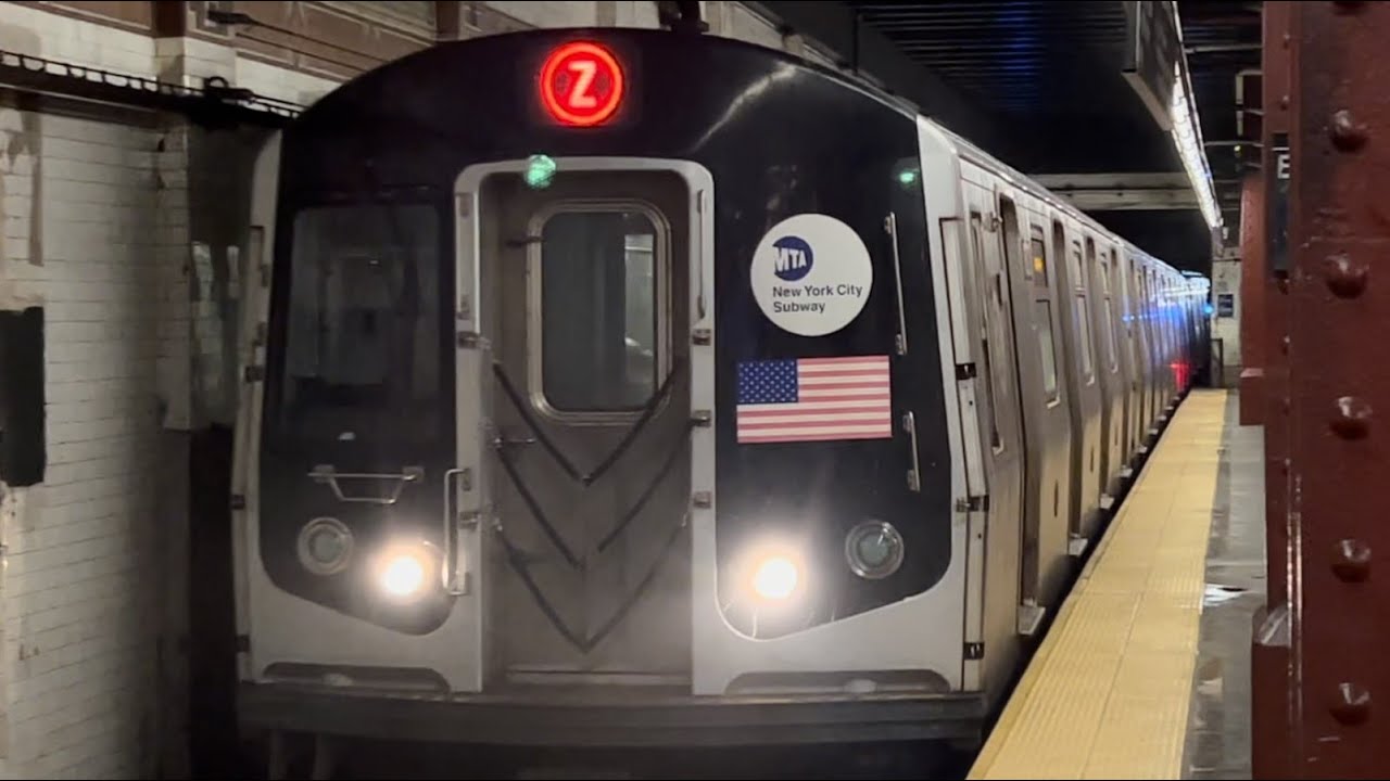 BMT Nassau Street: R143, R160A-1 & R179 (J) (M) and (Z) trains @ Bowery ...