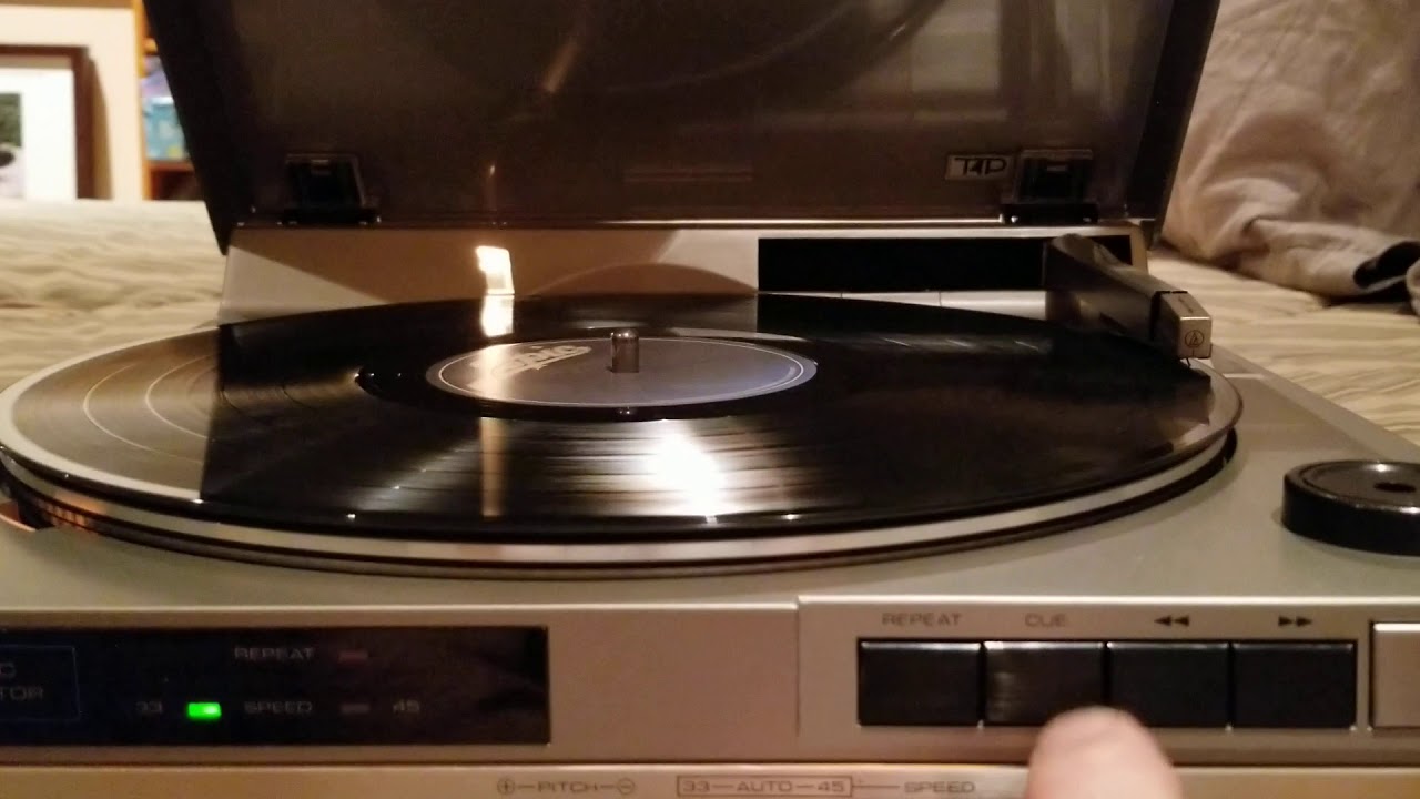Realistic Lab 2200 Linear Tracking Turntable 4 - YouTube