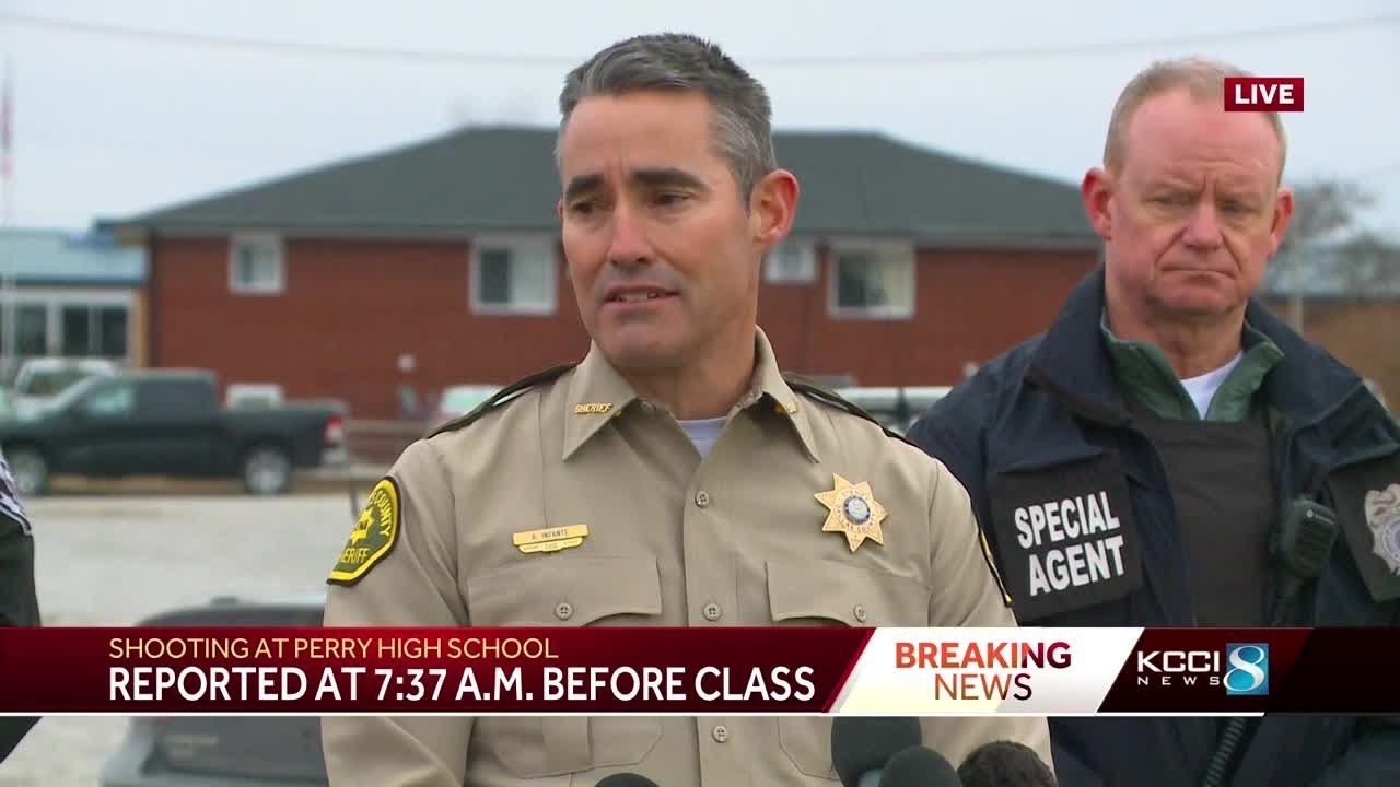 Officials provide details on Perry High School shooting - YouTube