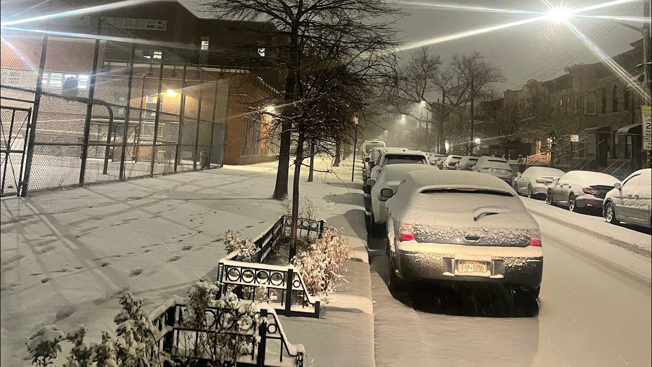 The first snowstorm in New York City in 2025 | 3-5 inches of snow # ...